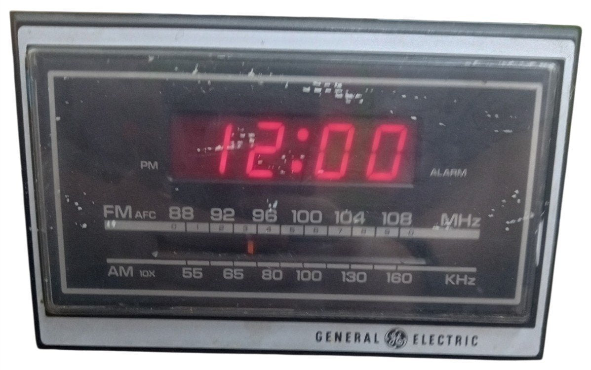 General Electric Alarm Clock W/Radio Teak Wood Grain Vintage Collectib ...