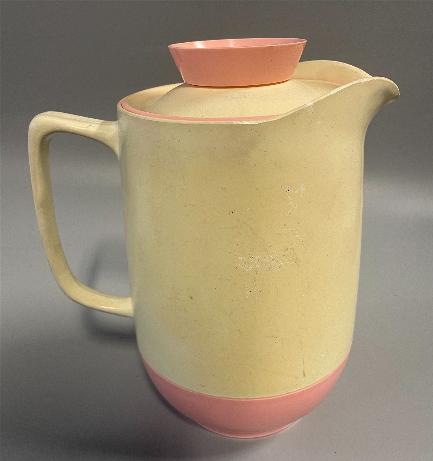 Retro Plastic Pale Pink and White Kitchen Beverage Pitcher with Lid ...